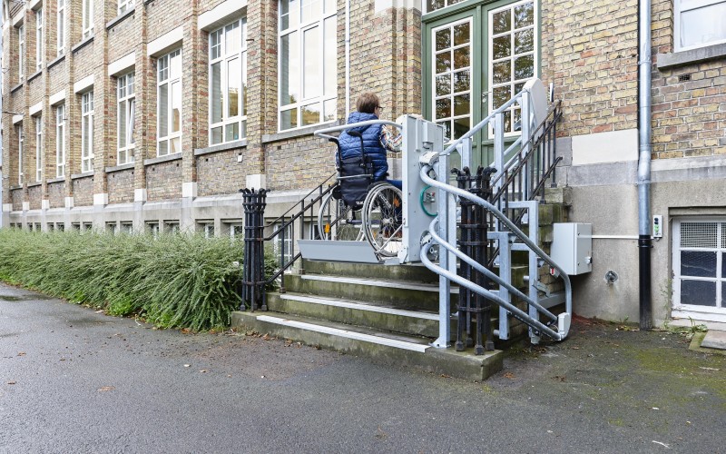 Platformlift | Strobbe Toegankelijke & flexibele Liftoplossingen